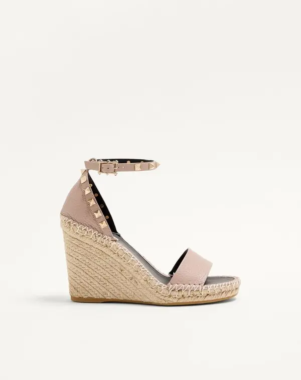 Valentino Garavani Double Rockstud Wedge Sandals - Poudre