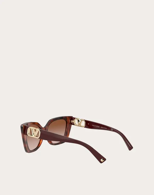 VLOGO SIGNATURE ACETATE CAT-EYE FRAMES
IVORY/GRADIENT BROWN VLOGO SIGNATURE ACETATE CAT-EYE FRAMES Color: IVORY/GRADIENT  main image 2