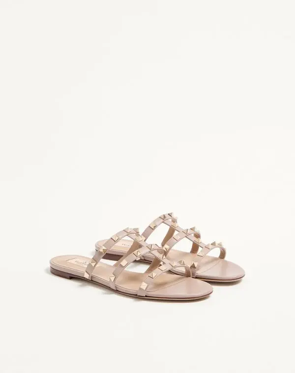 Valentino Garavani Rockstud Flat Slide Sandals - Poudre