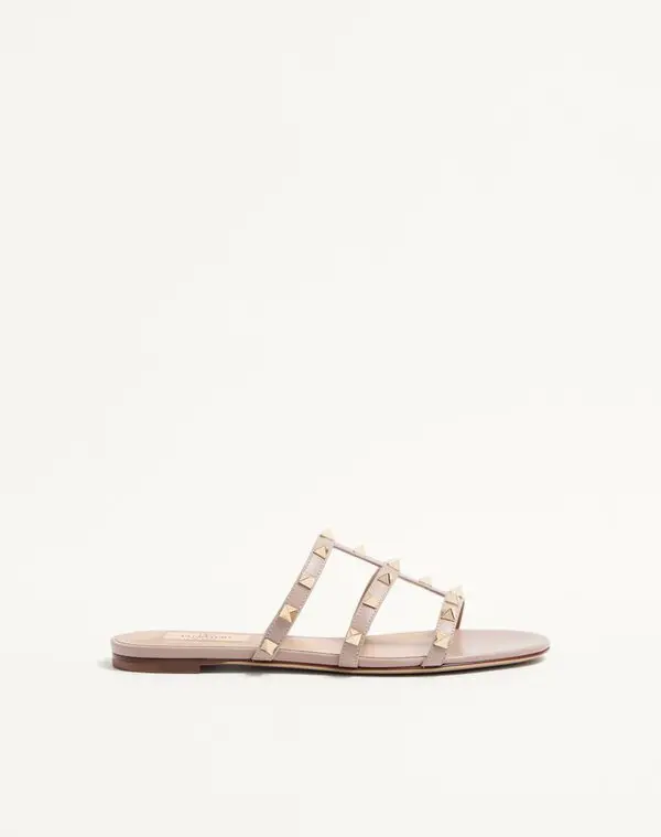 Valentino Garavani Rockstud Flat Slide Sandals - Poudre
