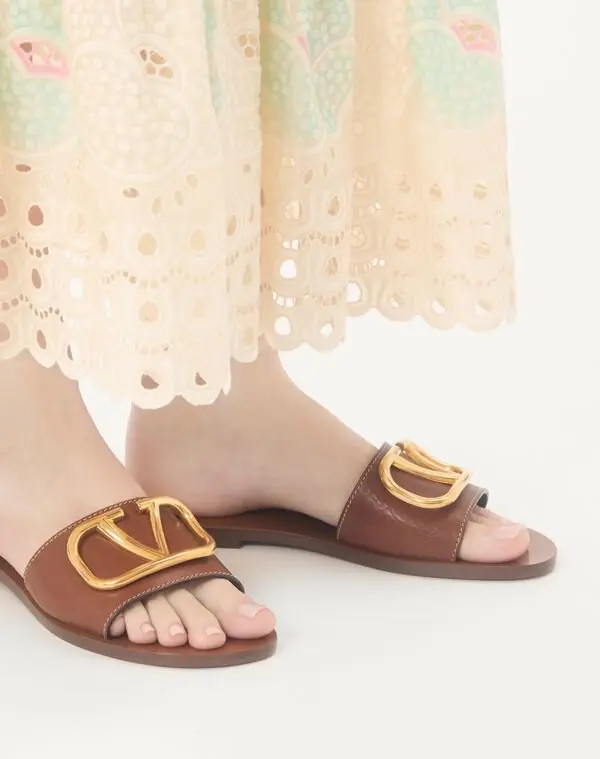 Valentino Garavani Vlogo Signature Slide Sandal - Tan