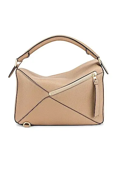LOEWE サンド　ショルダーバッグ Loewe Puzzle Bag In Tan - Sand | Editorialist