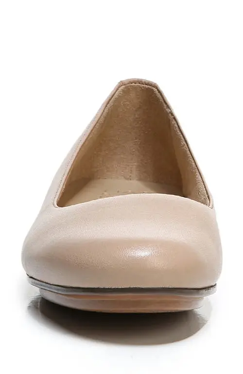 Naturalizer True Colors Maxwell Flat - Barely Nude