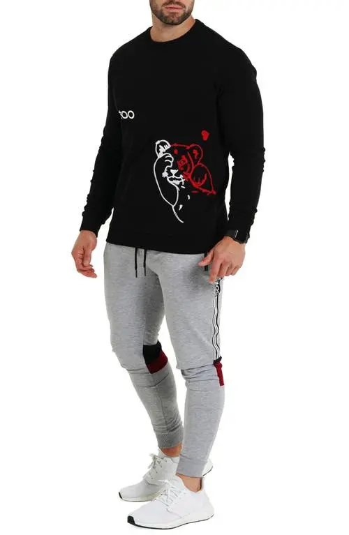 MACEOO Long Sleeve Tee With Embroidered Lion Cub Graphic