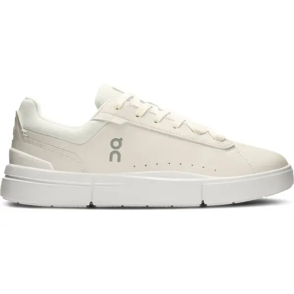On The Roger Advantage Sneakers - Ivory/ivory