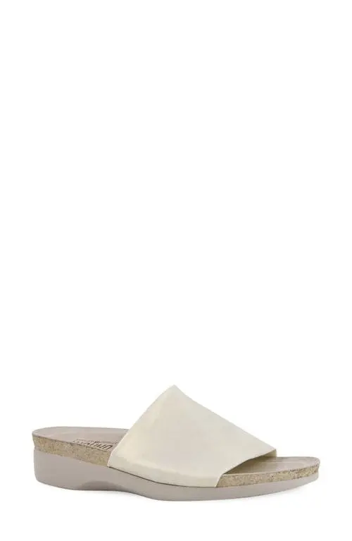 Munro Casita Slide Sandal - Gold Stretch