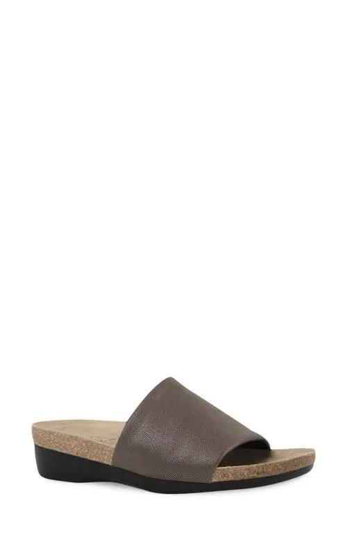 Munro Casita Slide Sandal - Mocha Metallic