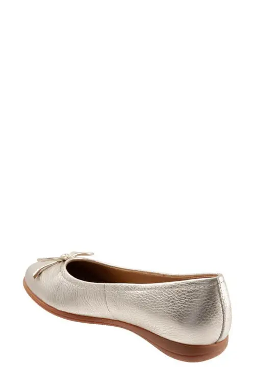 Trotters Dellis Ballet Flat