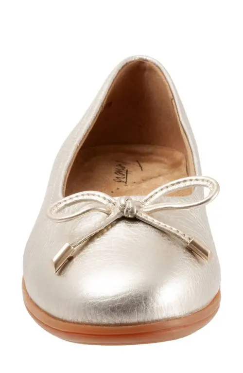 Trotters Dellis Ballet Flat
