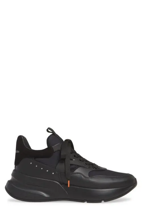 Alexander McQueen Alexander Runner Sneaker - Black/black/silver