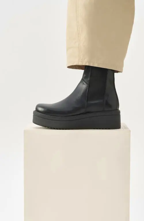 VAGABOND SHOEMAKERS Tara Chelsea Boot