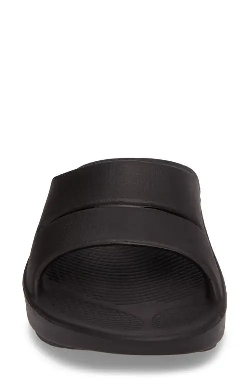 OOFOS Gender Inclusive Ooaahh Slide Sandal - Black