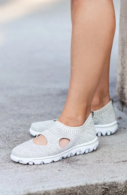 PROPET Travelactiv Avid Slip-on Sneaker - Lt Grey