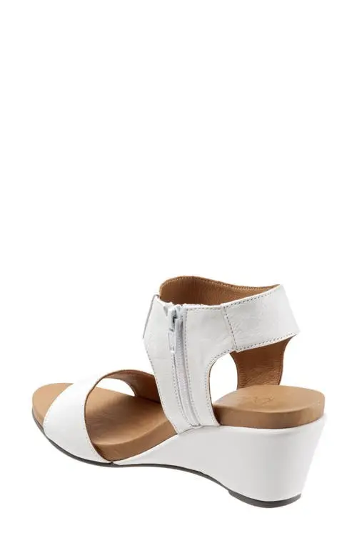 BUENO Ida Wedge Sandal - White Leather