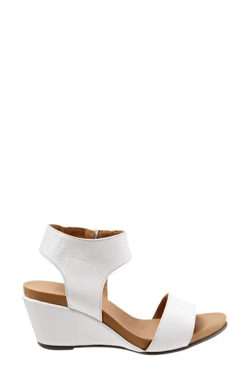 BUENO Ida Wedge Sandal - White Leather