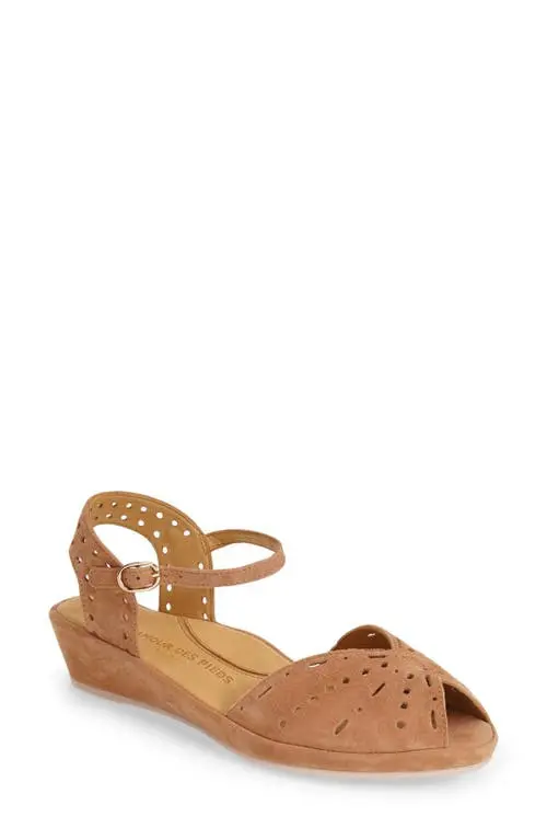 L'AMOUR DES PIEDS Brenn Ankle Strap Sandal - Cognac Suede