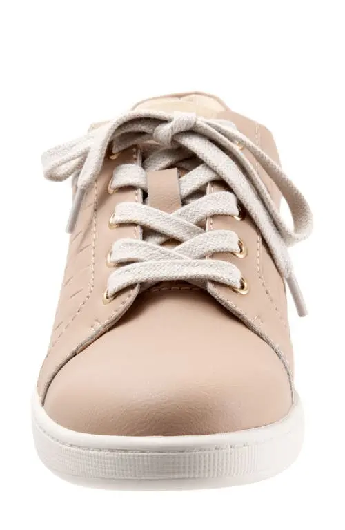 Trotters Adore Leather Sneaker