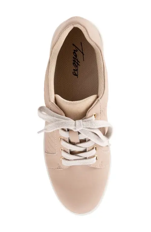 Trotters Adore Leather Sneaker