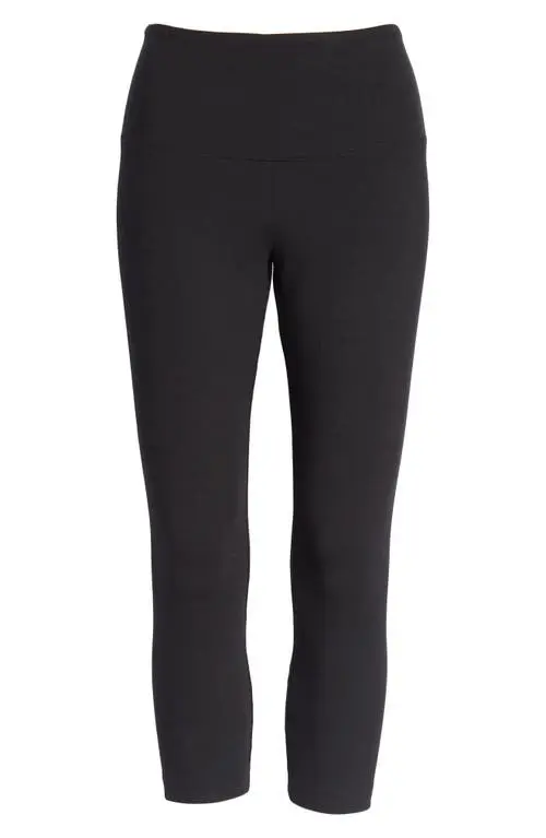 Lyssé Ntials Flattering Crop Leggings