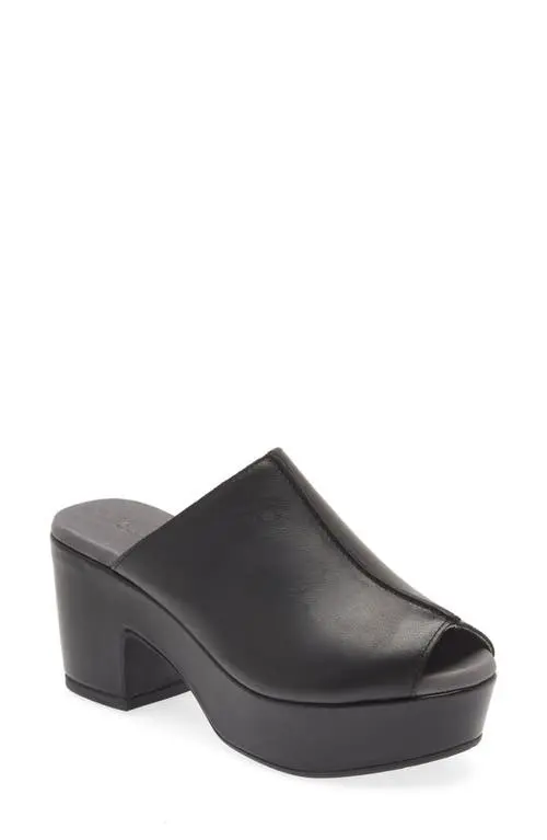 CHOCOLAT BLU Platform Slide Sandal - Black Leather