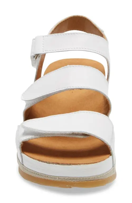 ON FOOT 201 Slingback Platform Sandal