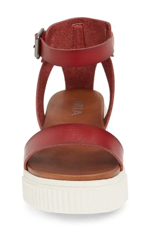 Mia Lunna Platform Sandal