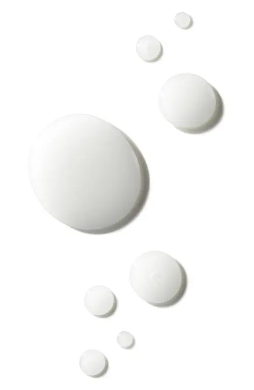 CLE DE PEAU BEAUTE Beauté Essential Refining Essence - No Color