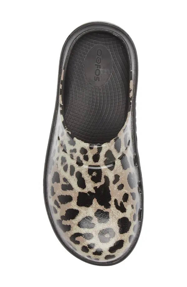 OOFOS Oocloog Clog
