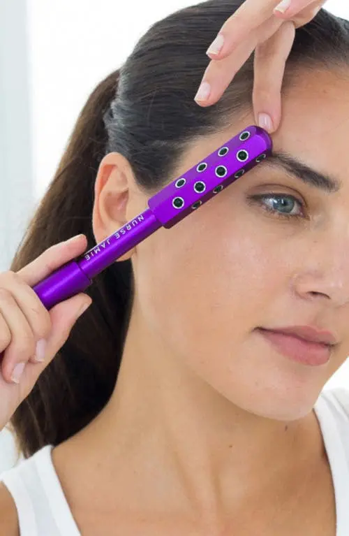 NURSE JAMIE Uplift Facial Massaging Beauty Roller