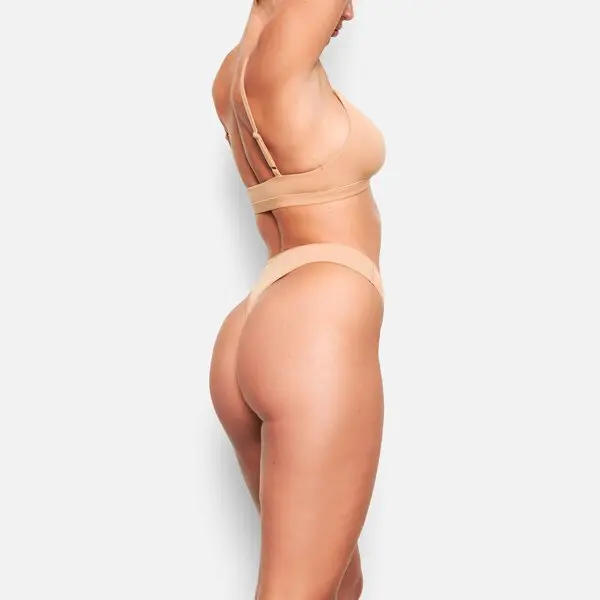 SKIMS Triangle Bralette | Medium Neutral | | Fits Everybody - Ochre