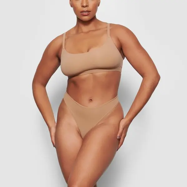 SKIMS Thong | Medium Neutral | | Fits Everybody - Sienna