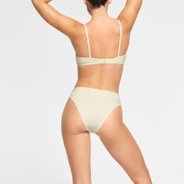 SKIMS Cheeky Tanga - Bone