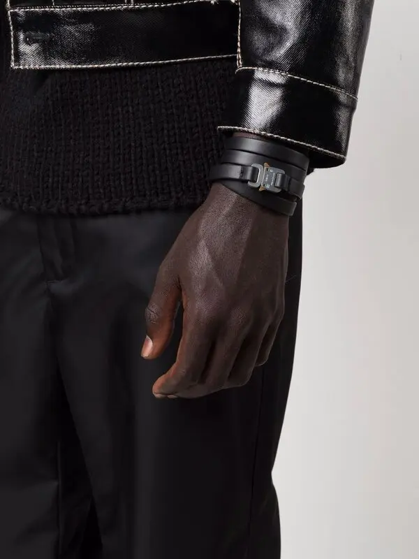 アクセサリー ALYX Giant Leather l Bangle 1017 Alyx 9sm Rollercoater Leather Bracelet - Black | Editorialist