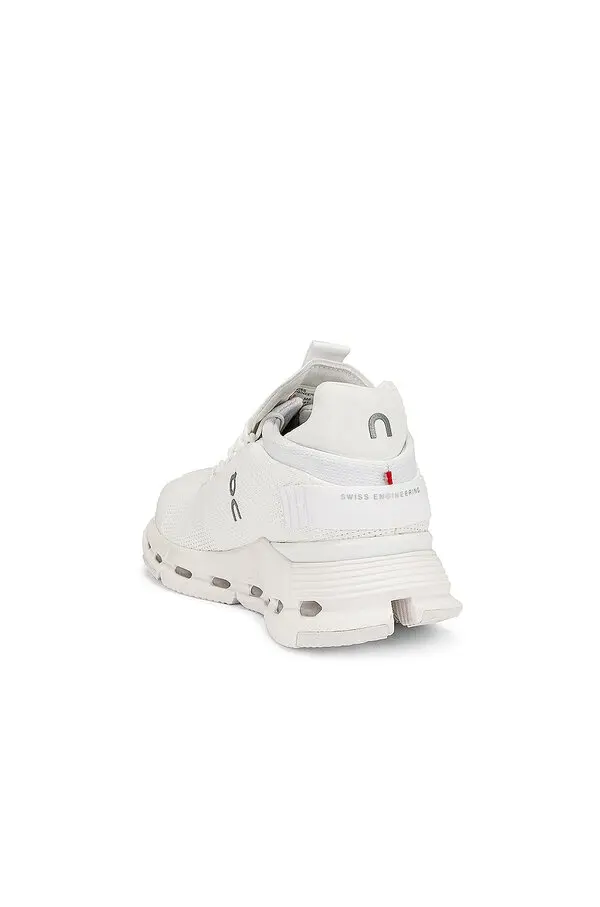 On Cloudnova In White