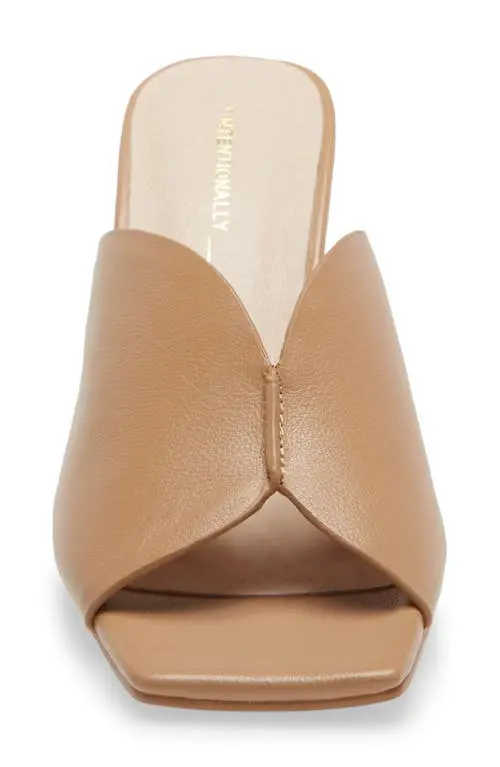 Intentionally Blank Kamika Sandal - Clay Leather