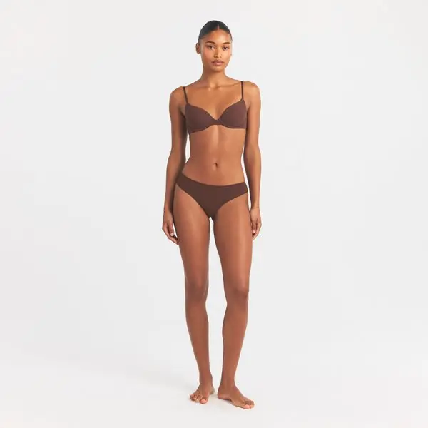 SKIMS T Shirt Bra | Medium Neutral | | Fits Everybody - Cocoa