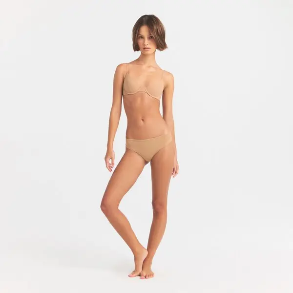 SKIMS T Shirt Bra | Medium Neutral | | Fits Everybody - Ochre