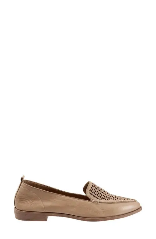 BUENO Blazey Pointed Toe Flat - Taupe