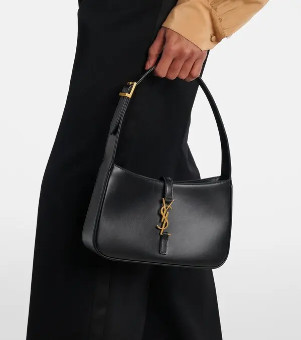 Saint Laurent Le 5 À 7 Shoulder Bag - Black