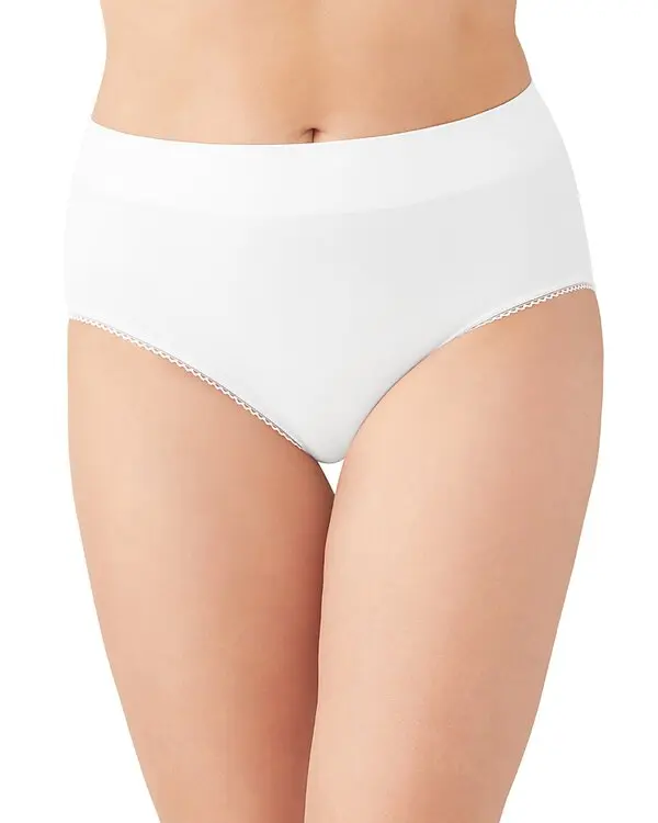 Wacoal Feeling Flexible Seamless Brief - White