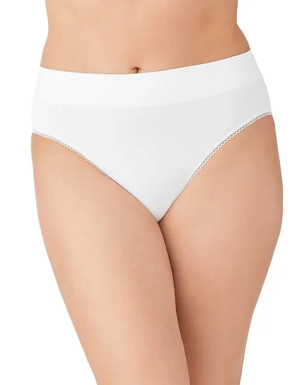Wacoal Feeling Flexible Seamless Hi Cut Brief - White