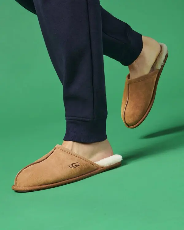 UGG Scuff Slippers - Chesnut