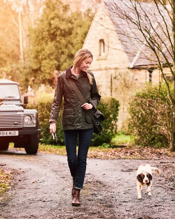 Barbour Classic Beadnell Waxed Cotton Jacket - Olive