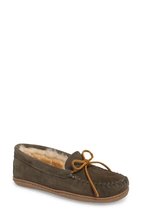 Minnetonka Genuine Shearling Slipper - Grey