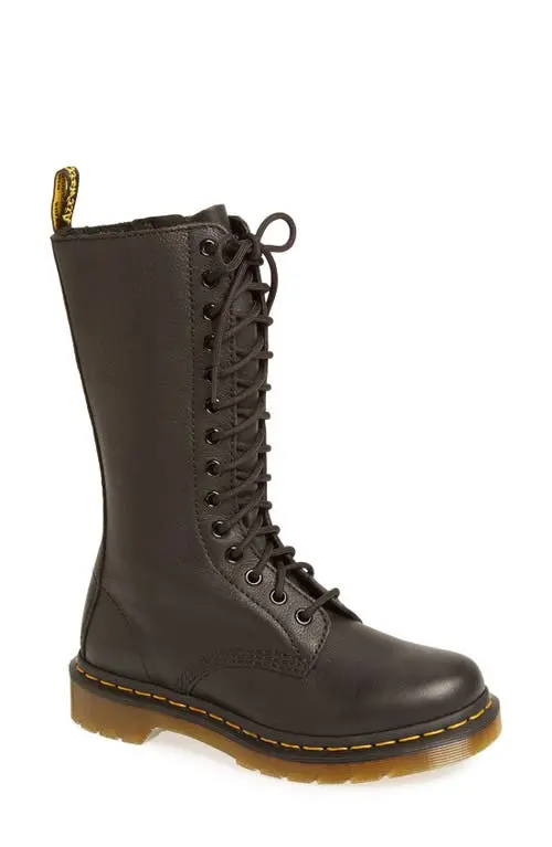 Dr. Martens 1b99 Leather Boots