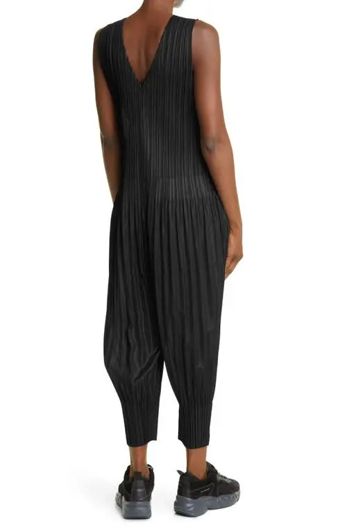 Issey Miyake Pleated Sleeveless Jumpsuit - Black