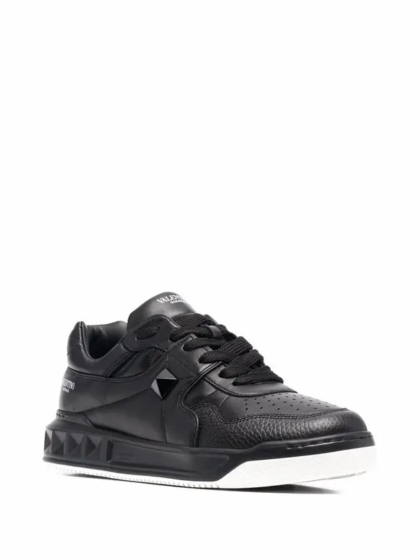 Valentino Garavani Roman Stud Low-top Sneakers - Black