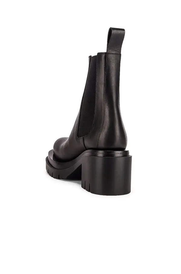 Bottega Veneta Lug Ankle Boots - Black