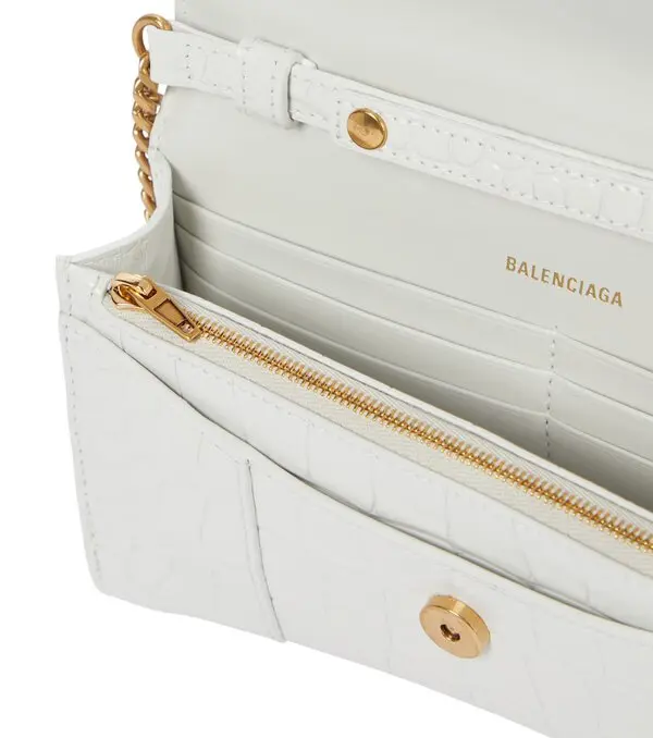 最終値下げ　Balenciaga hourglass カードケース　ホワイト Balenciaga Hourglass Leather Wallet On Chain - White | Editorialist