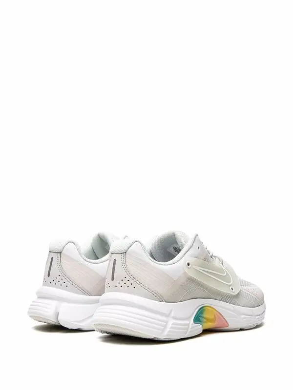 Nike Alphina 5000 Low-top Sneakers - Neutrals